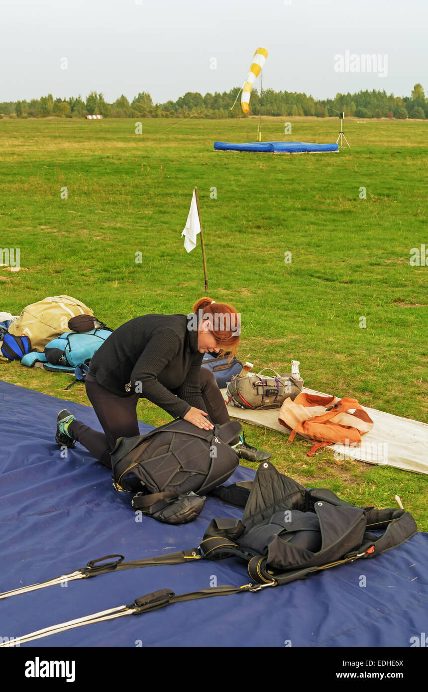 Parachute belarus hi-res stock photography and images - Alamy
