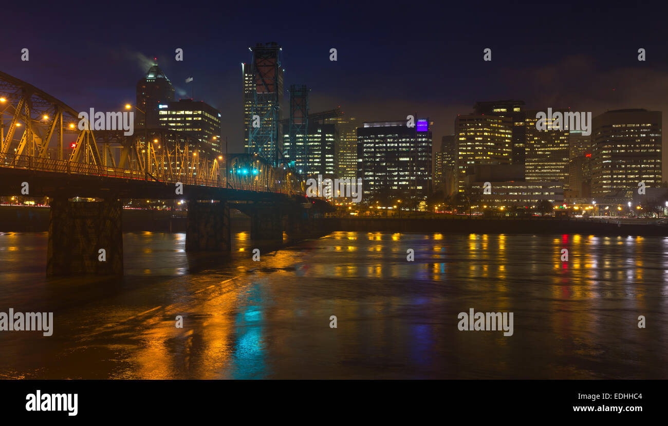Portland oregon downtown hi-res stock photography and images - Alamy