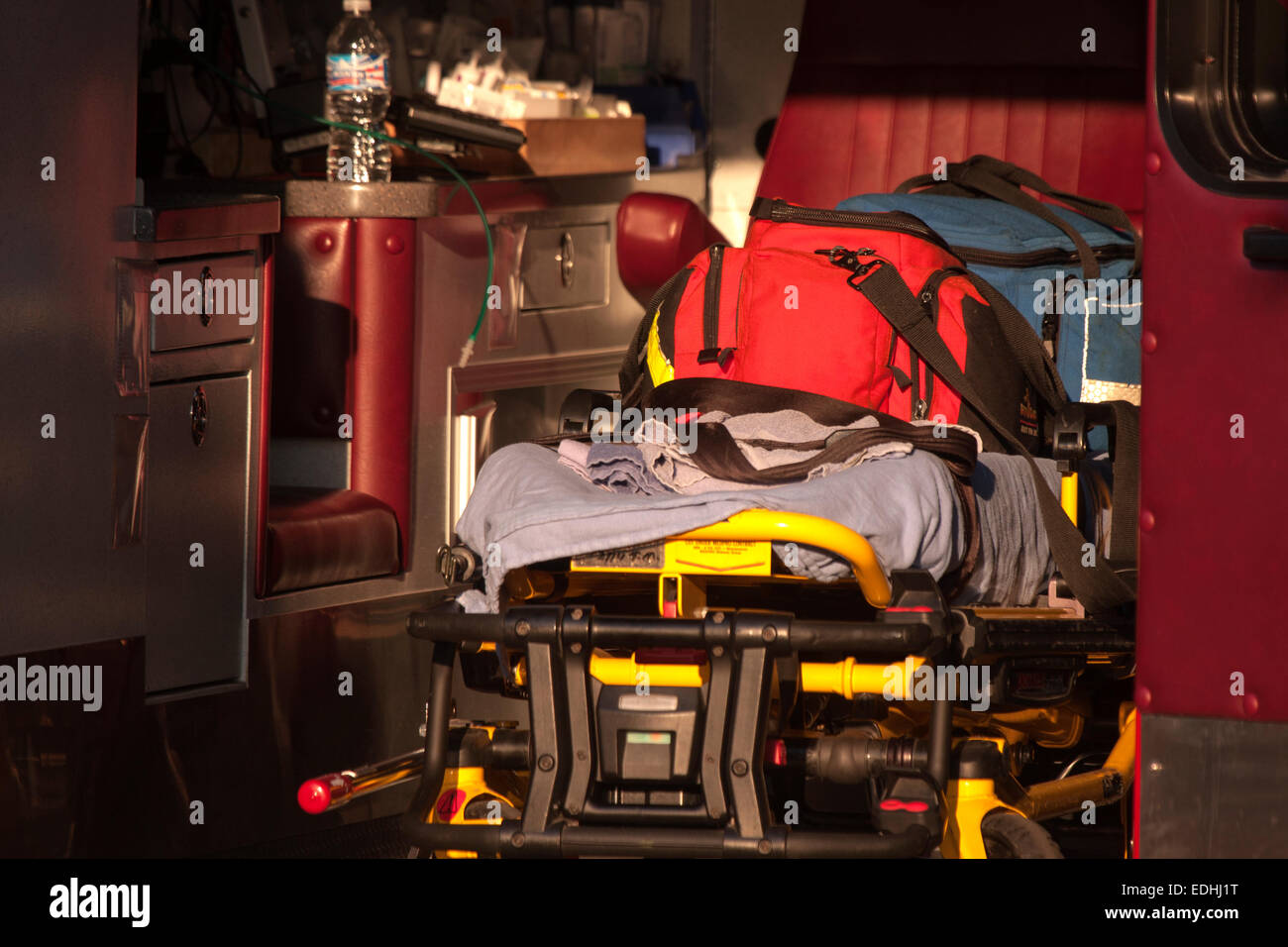 Ambulance usa emt hi-res stock photography and images - Alamy