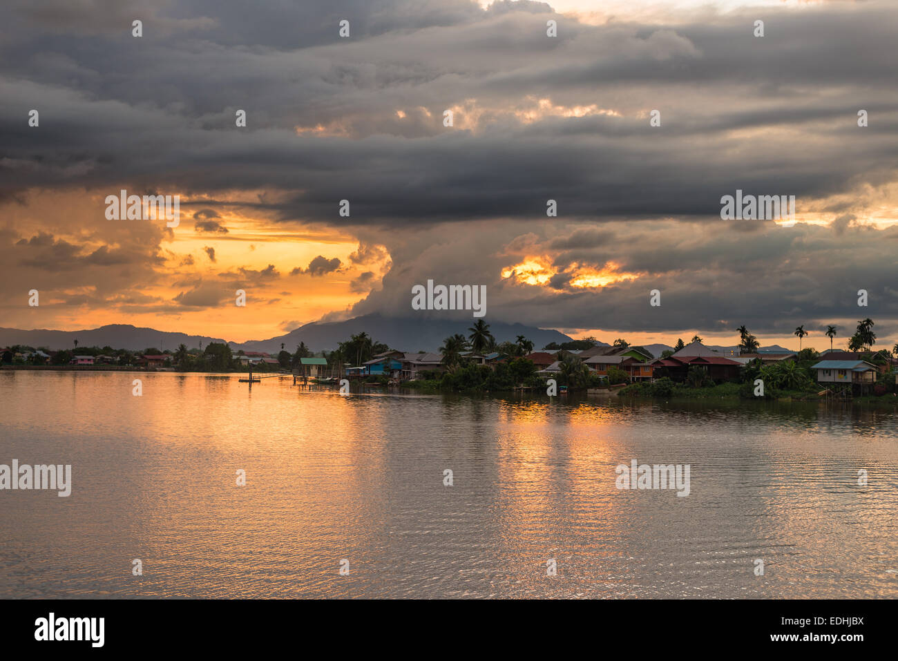 Colorful sunset on the Sarawak River from the Waterfront Promenade in ...