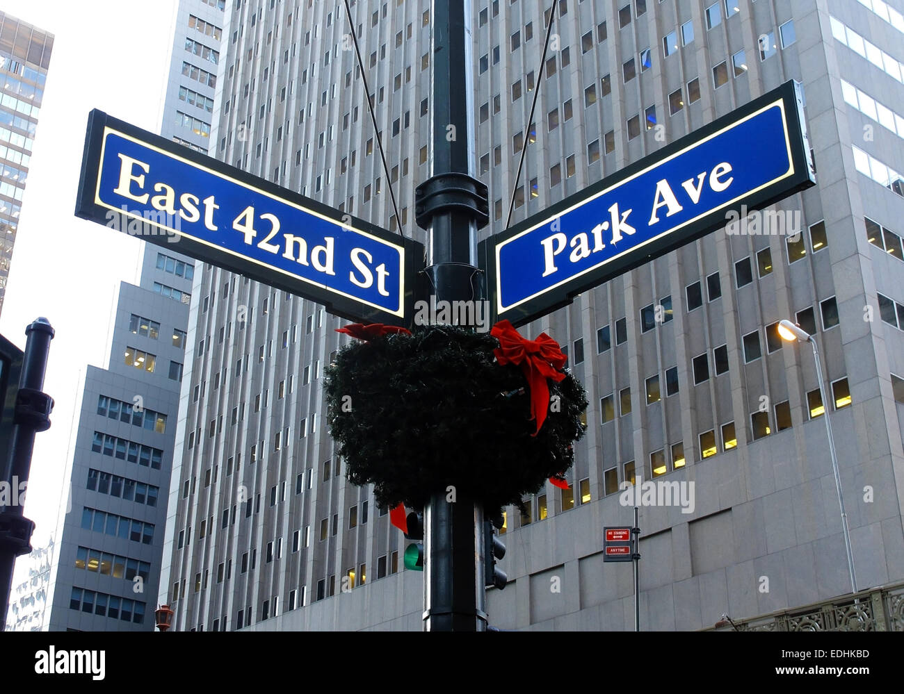 East 42nd street park avenue hi-res stock photography and images - Alamy