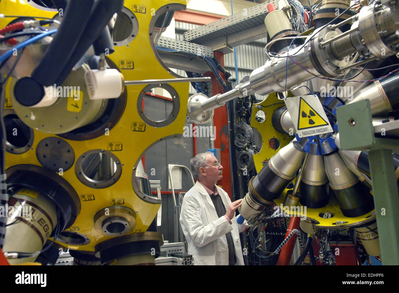 Tandem accelerator hi-res stock photography and images - Alamy