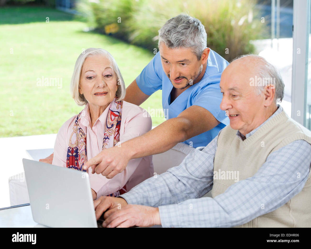 Elderly help home hi-res stock photography and images - Alamy