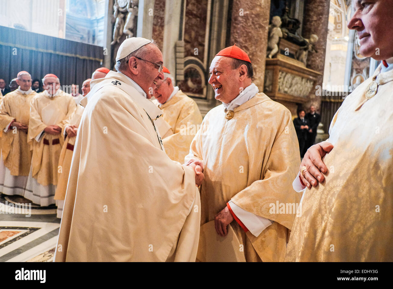 Holy mass hi-res stock photography and images - Alamy