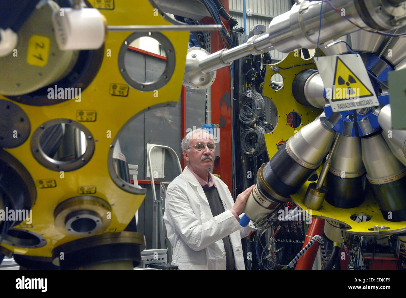 Gamma spectroscopy hi-res stock photography and images - Alamy