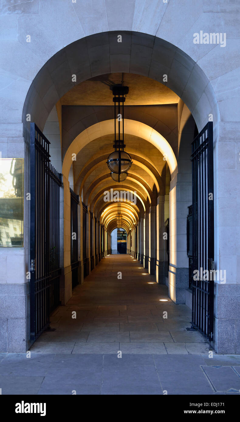 Walkway detail, Shell Mex House, 80 Strand, London WC2R, United Kingdom ...