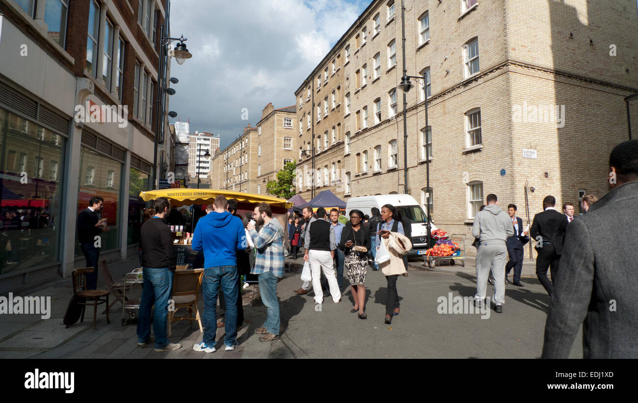 Street food stalls hi-res stock photography and images - Alamy