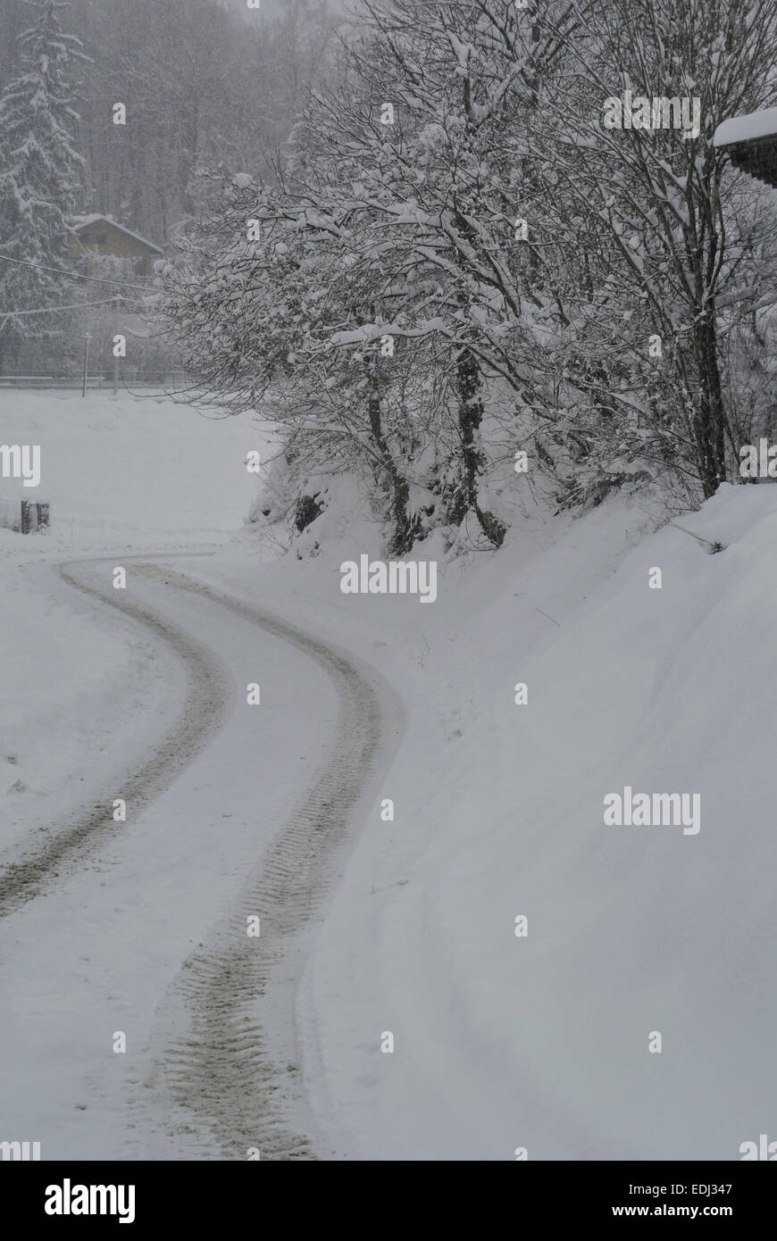 Empty town snow hi-res stock photography and images - Alamy
