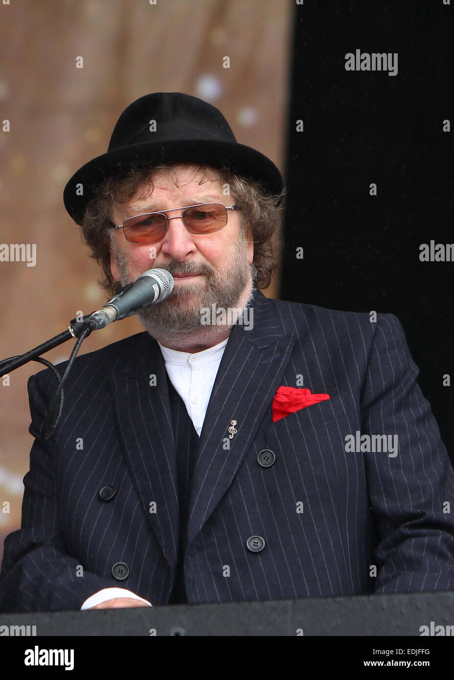 Sonisphere 2014 - Knebworth House - Performances - Day 2 - Chas & Dave ...