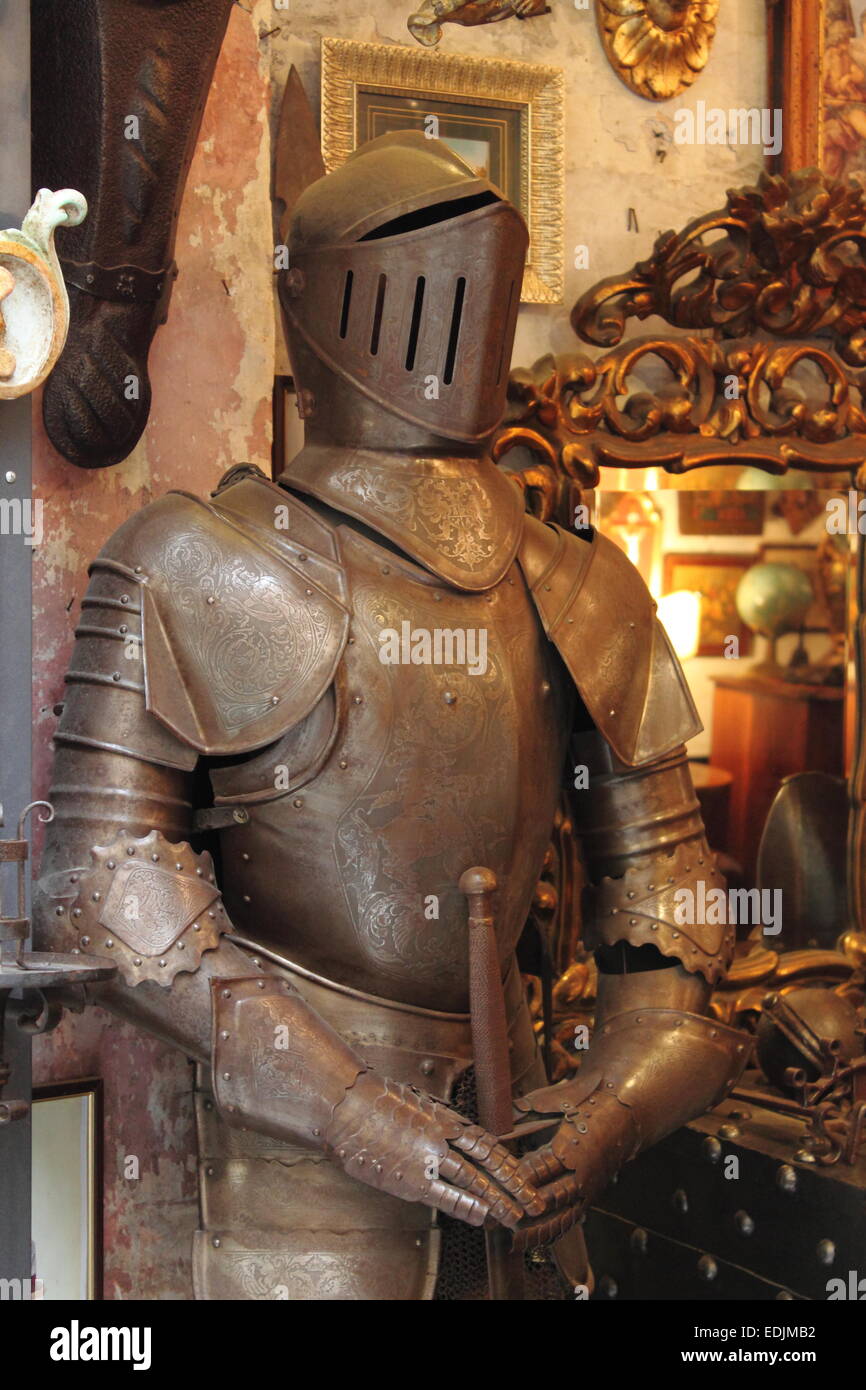 Medieval armor hi-res stock photography and images - Alamy