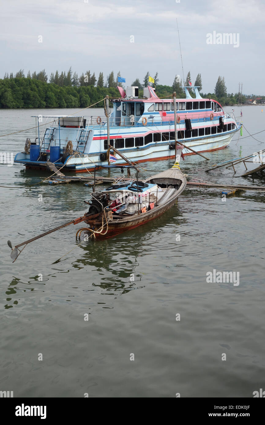 Asia ferry boat hi-res stock photography and images - Alamy