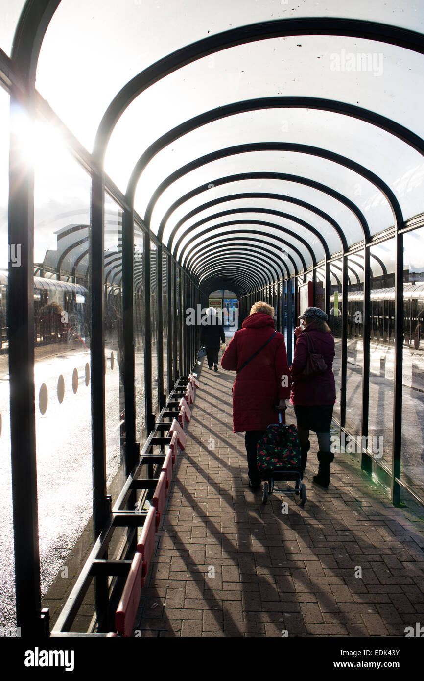 Glass covered walkway hi-res stock photography and images - Alamy