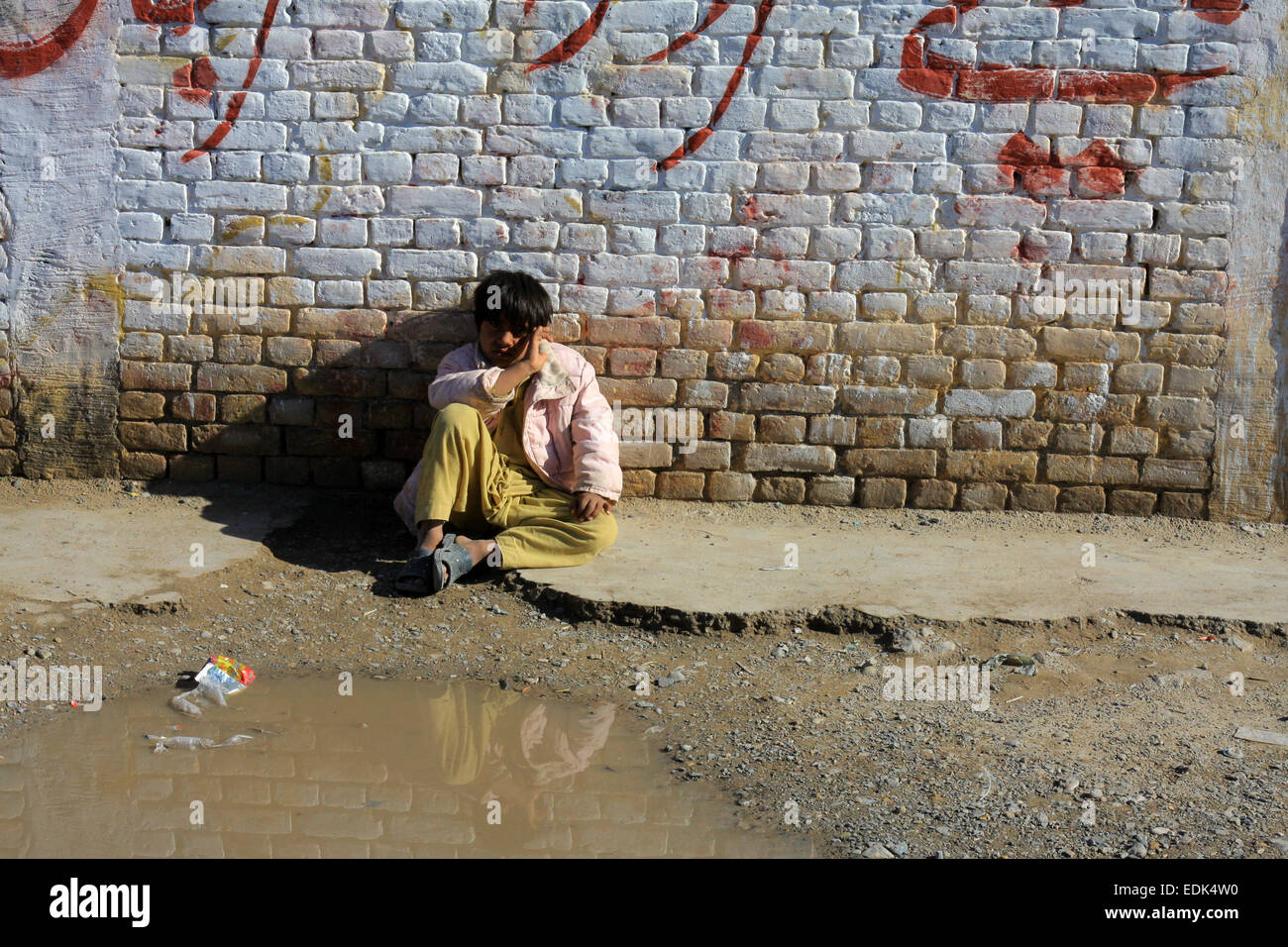 Pakistan poverty child hi-res stock photography and images - Alamy