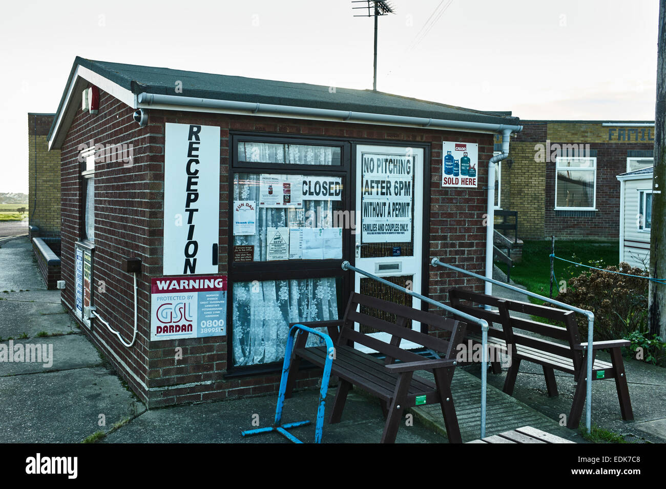 Reception kiosk at campsite, California, Norfolk Stock Photo - Alamy