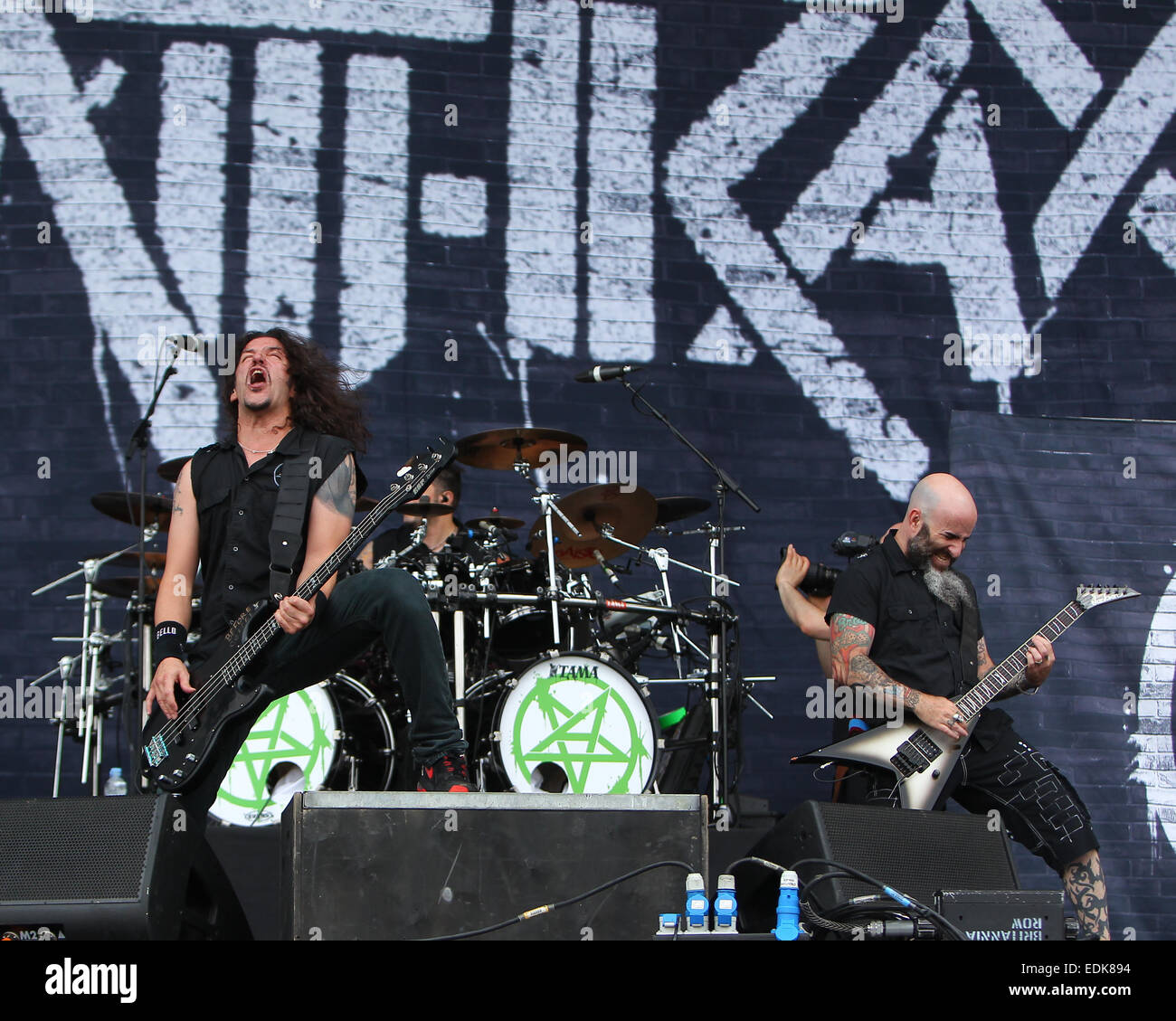 Sonisphere Knebworth 2014 - Performances - Day 2 - Anthrax Featuring ...