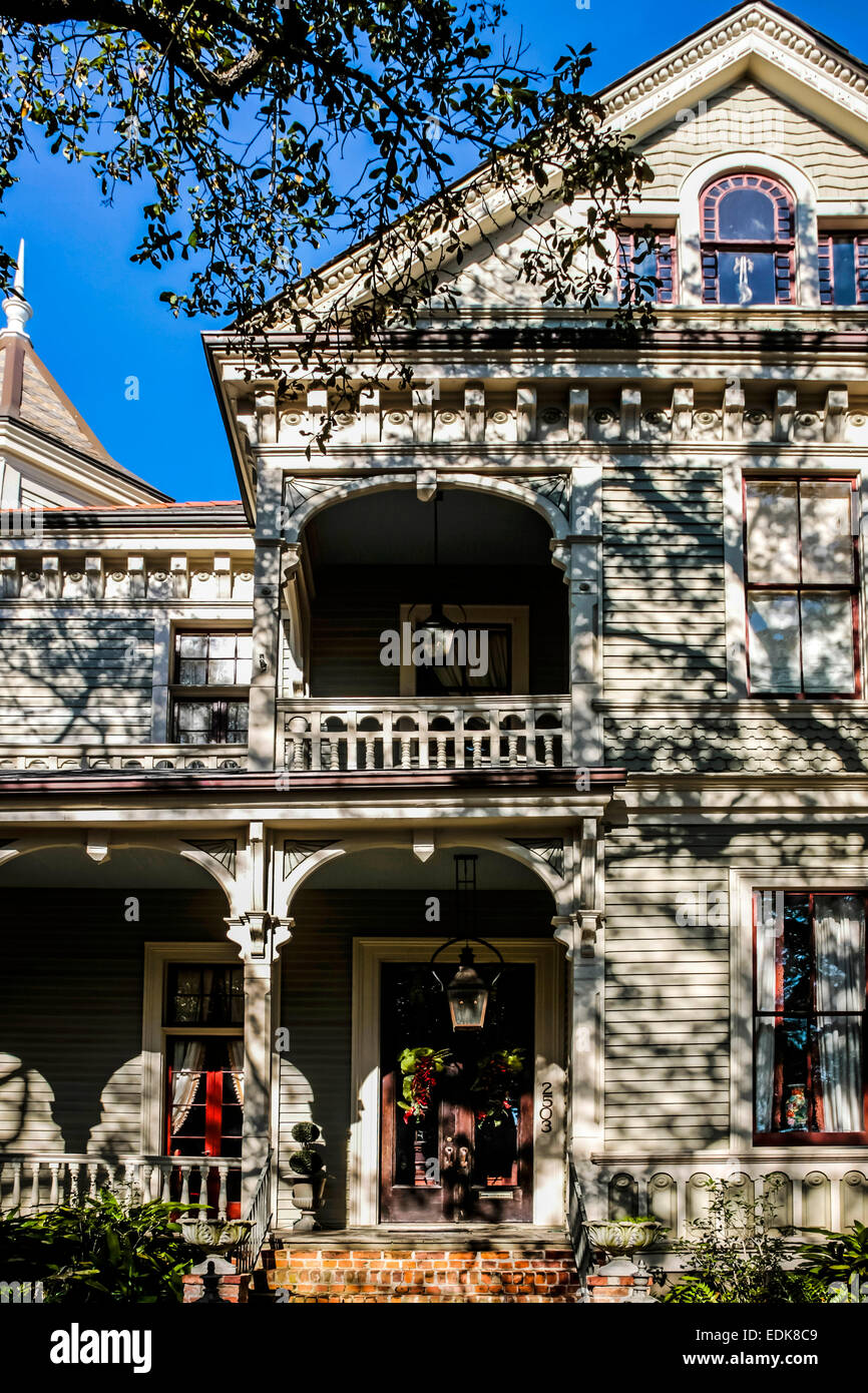 Old french style property hi-res stock photography and images - Alamy