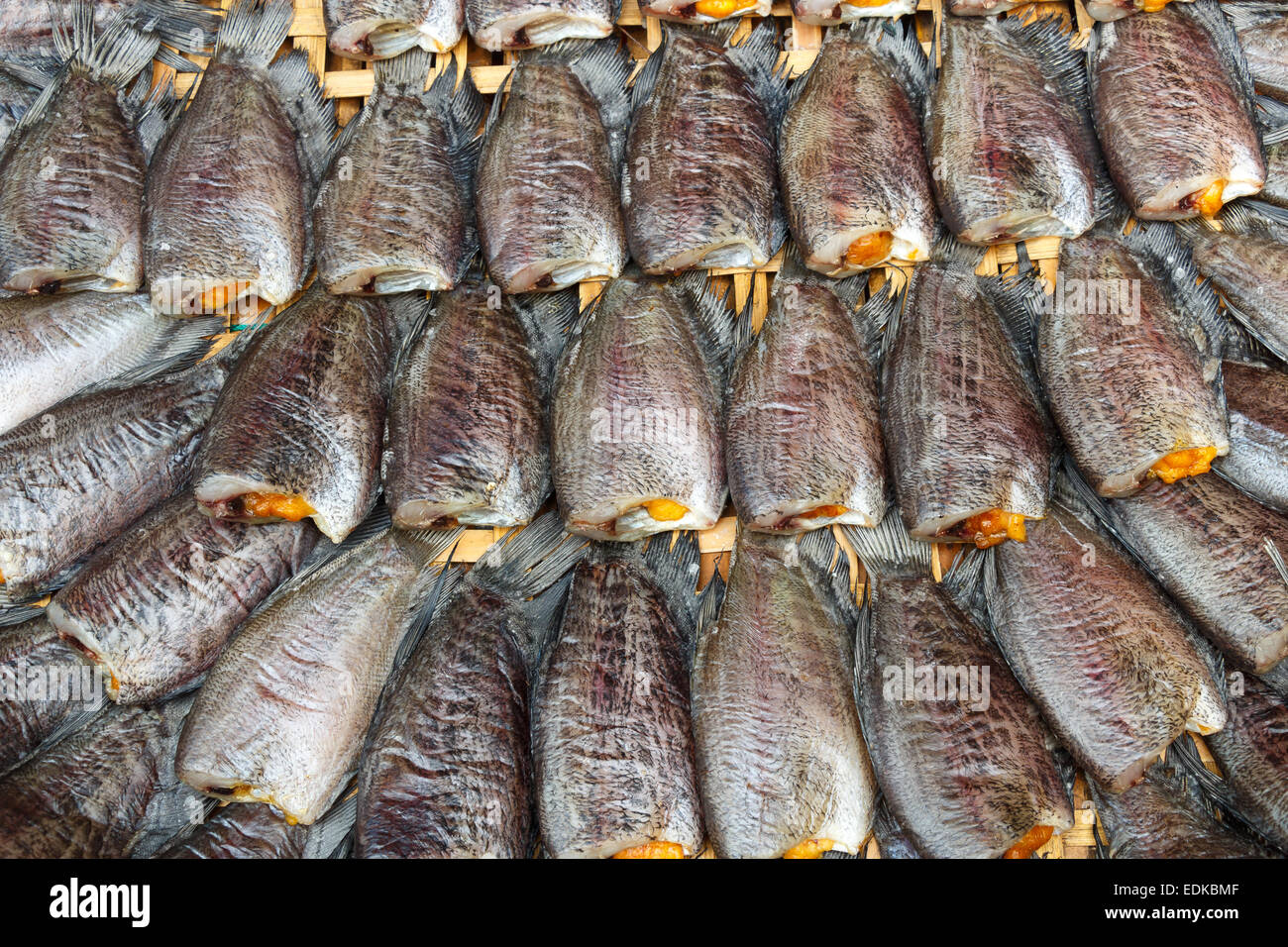Headless fish hi-res stock photography and images - Alamy