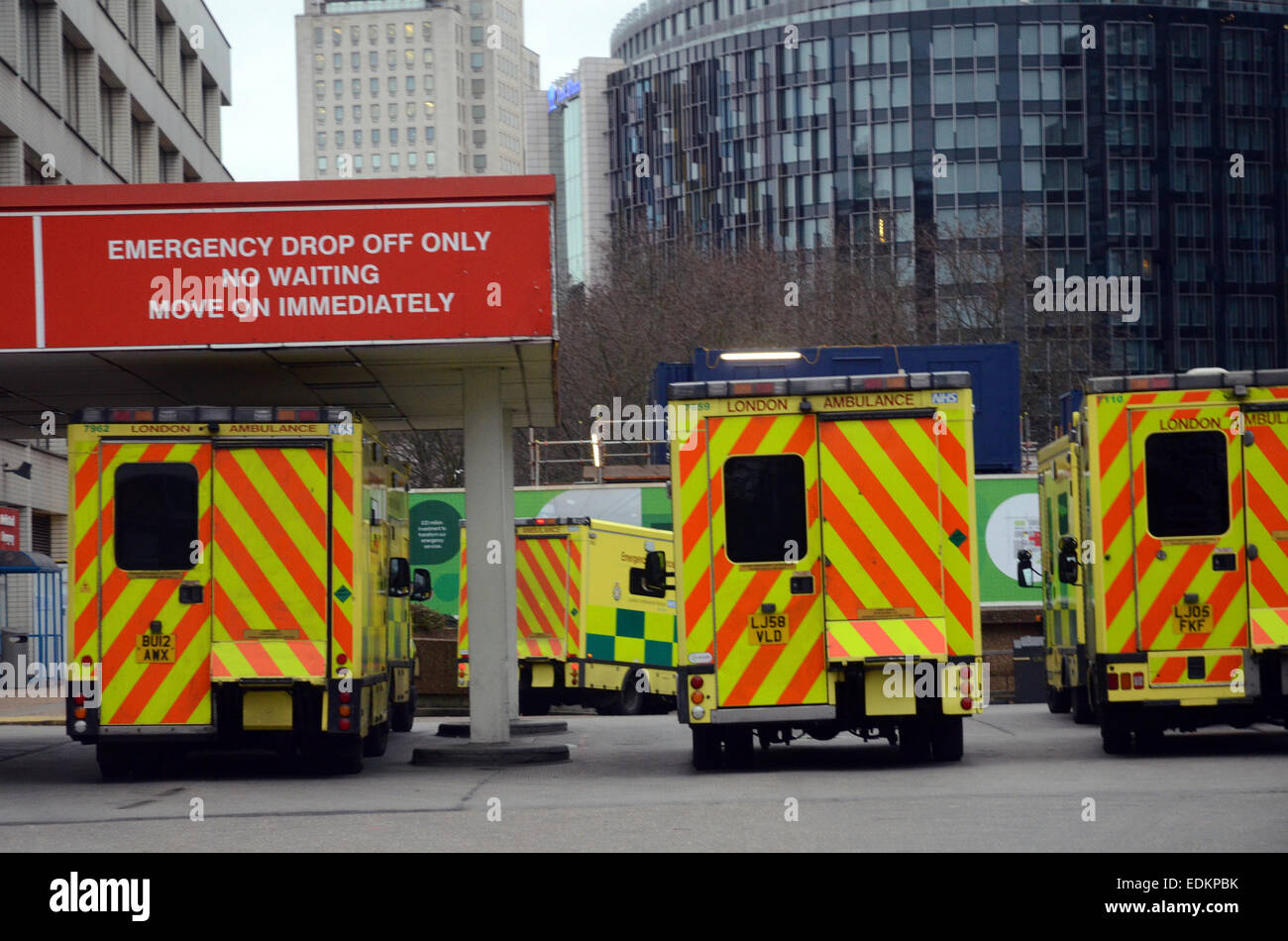 Hospital overcrowding crisis hi-res stock photography and images - Alamy