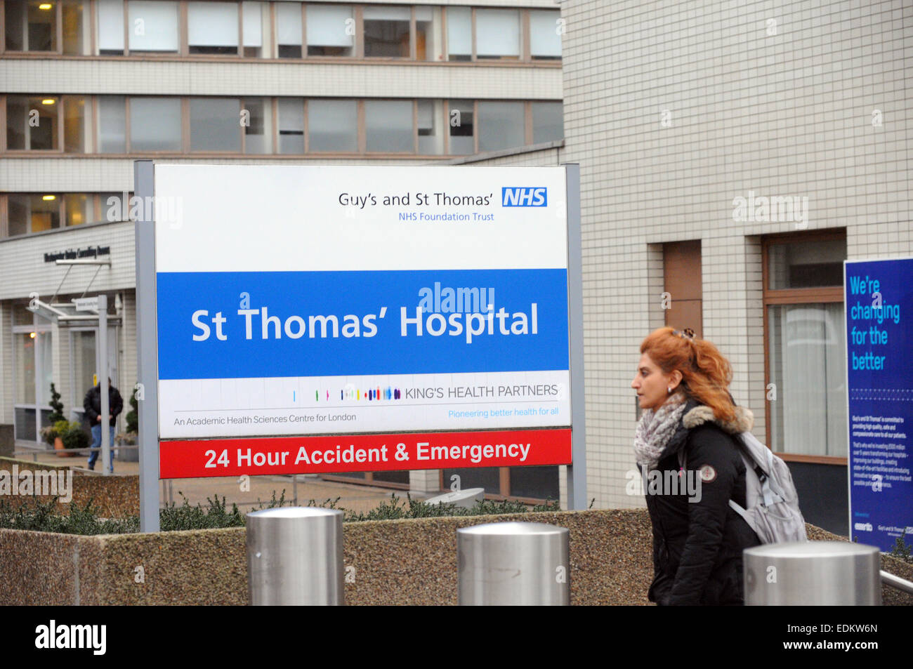 Hospital overcrowding crisis hi-res stock photography and images - Alamy