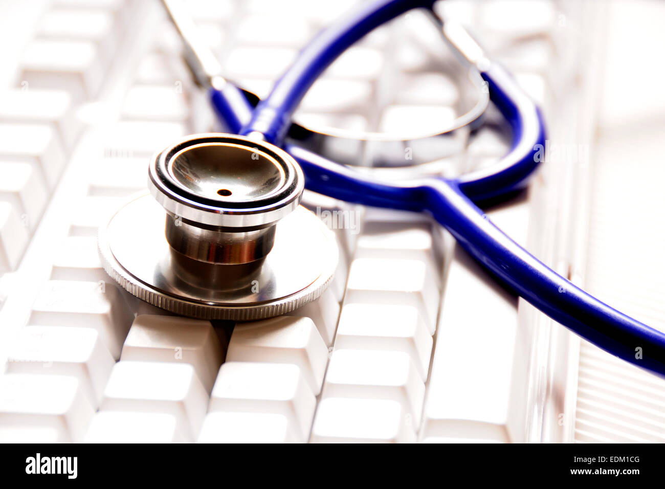 Stethoscope and computer hi-res stock photography and images - Alamy