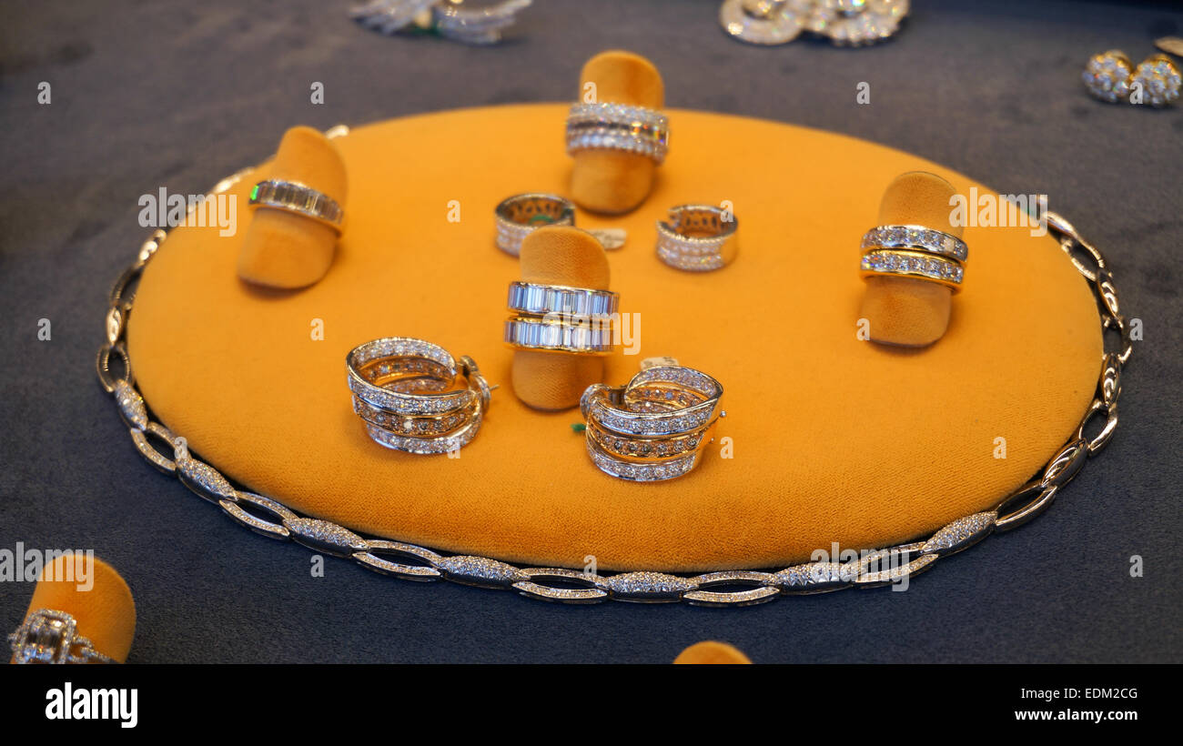 Golden store Pont Vecchio Florence Italy Stock Photo - Alamy