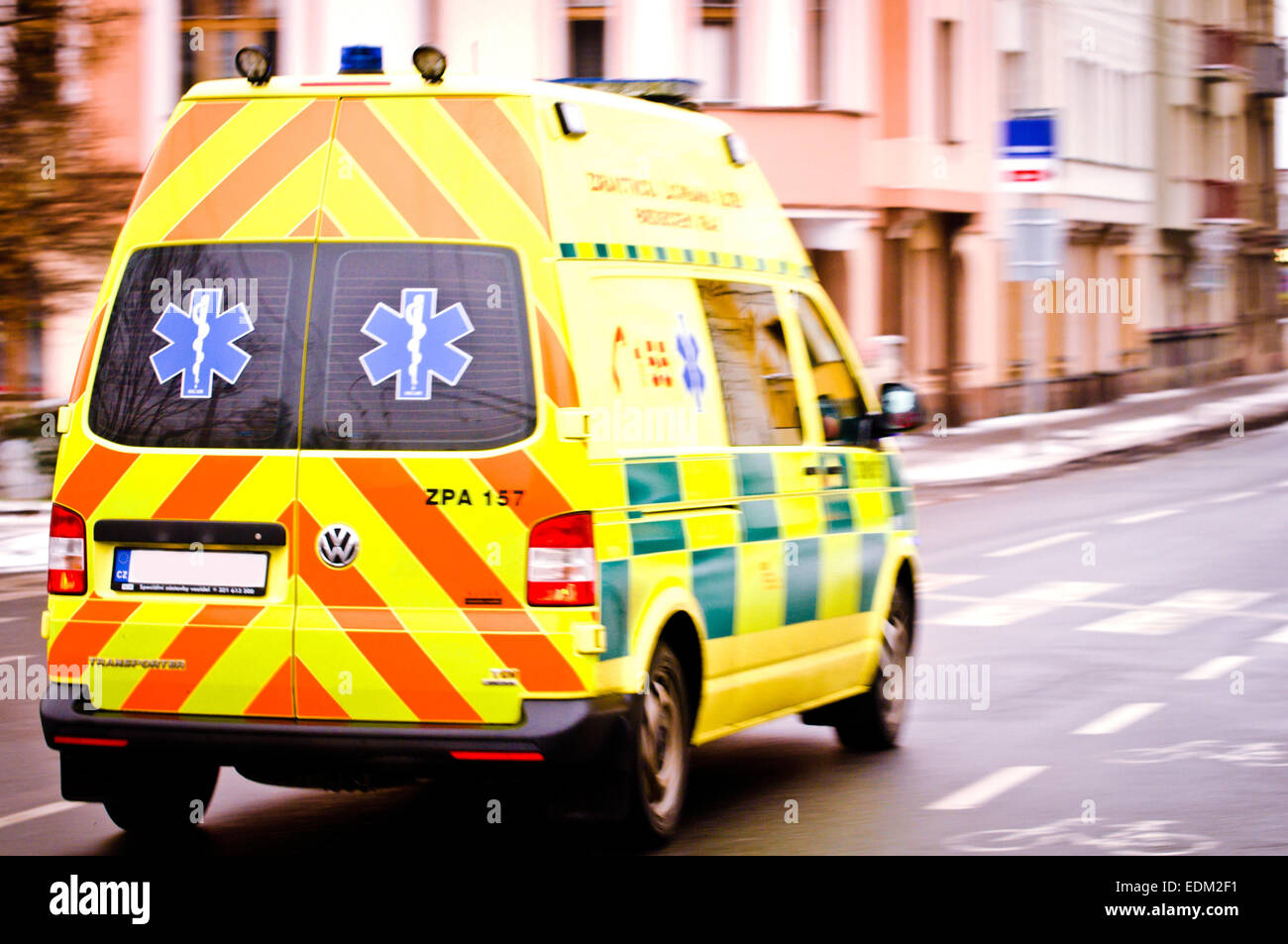 ambulance rushing to hospital Stock Photo - Alamy