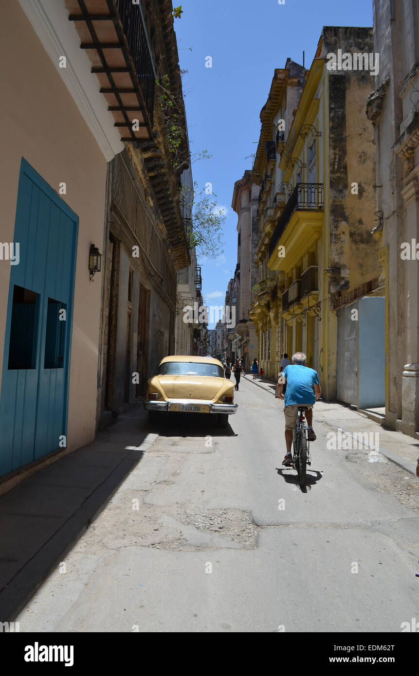Cuban Street Scene Stock Photo - Alamy