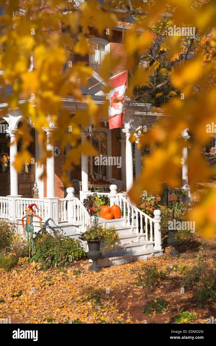 Fall porch flag hi-res stock photography and images - Alamy