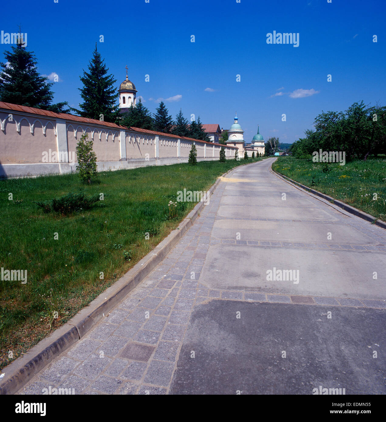Optina Pustyn monastery wall Stock Photo - Alamy
