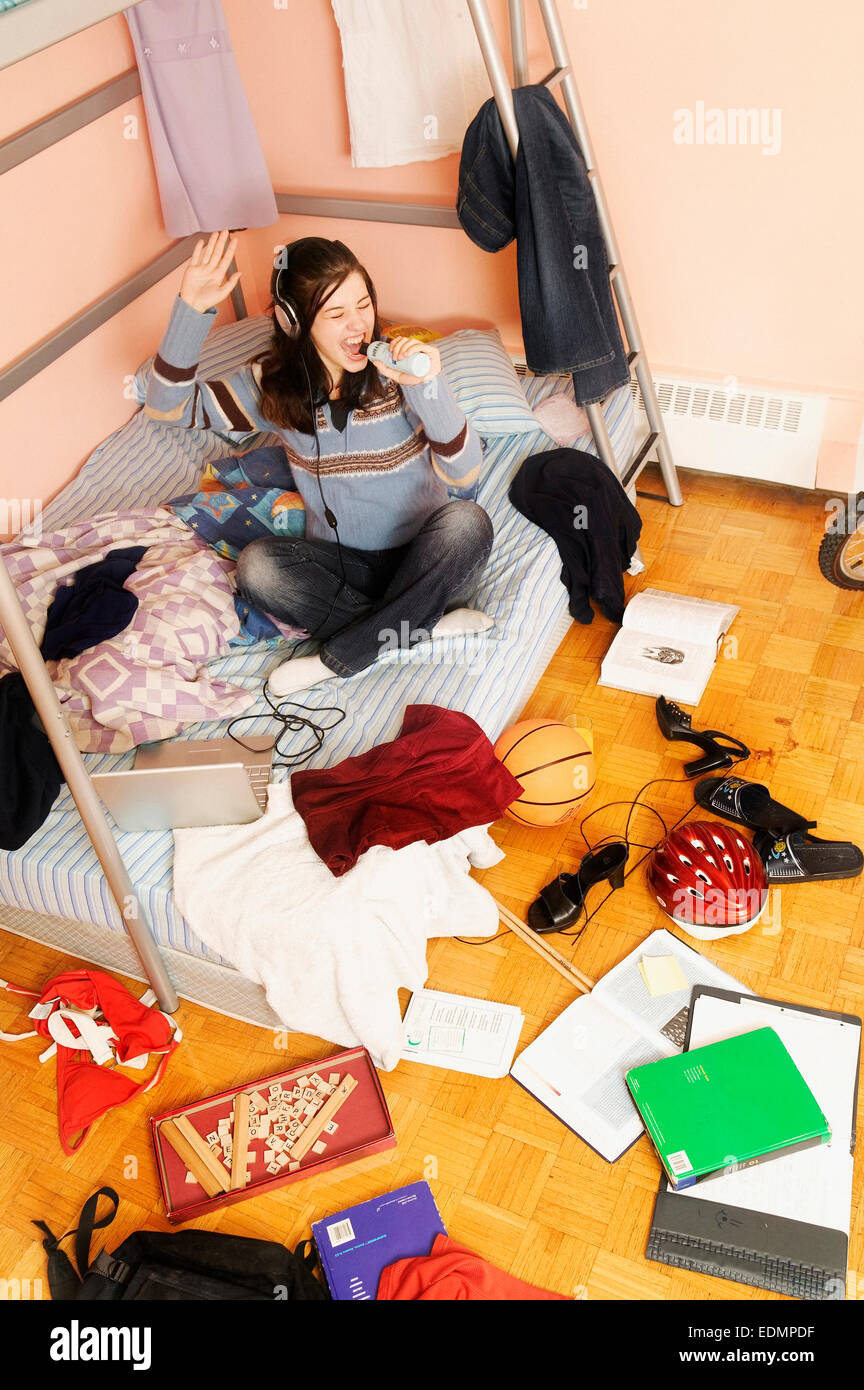 Teenager bedroom messy computer hi-res stock photography and images - Alamy