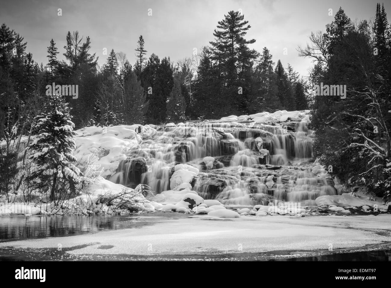 Bond falls hi-res stock photography and images - Alamy
