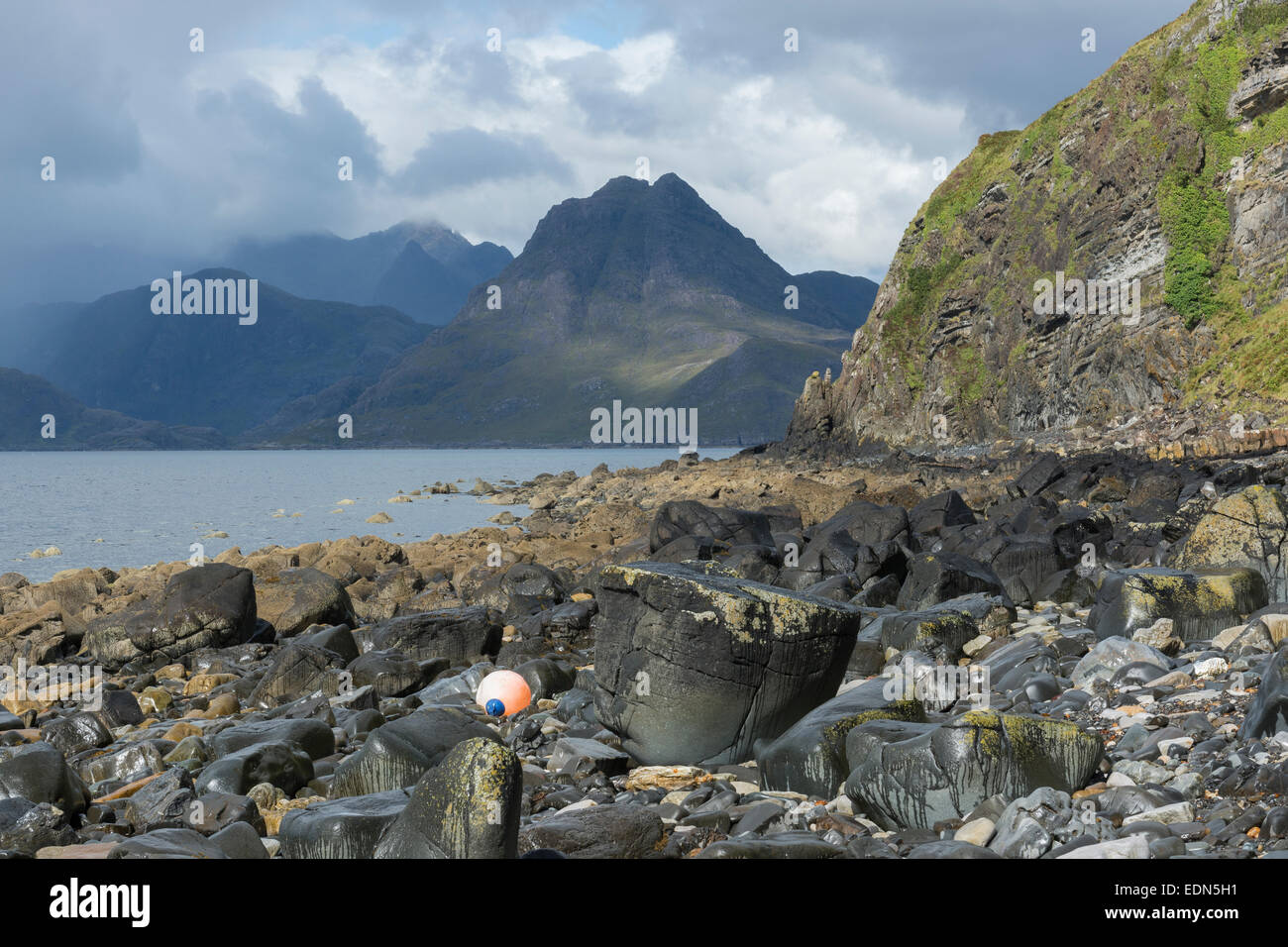 Loch scavaig skye hi-res stock photography and images - Alamy