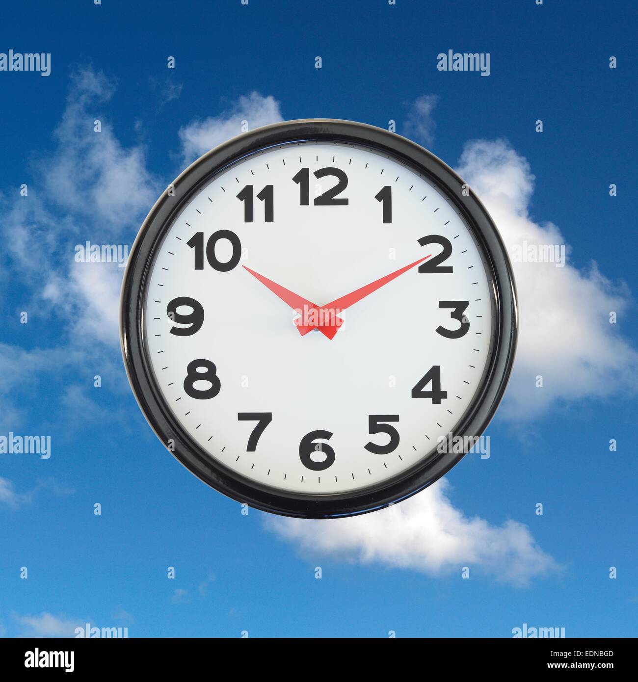 A close up shot of an analogue clock Stock Photo - Alamy