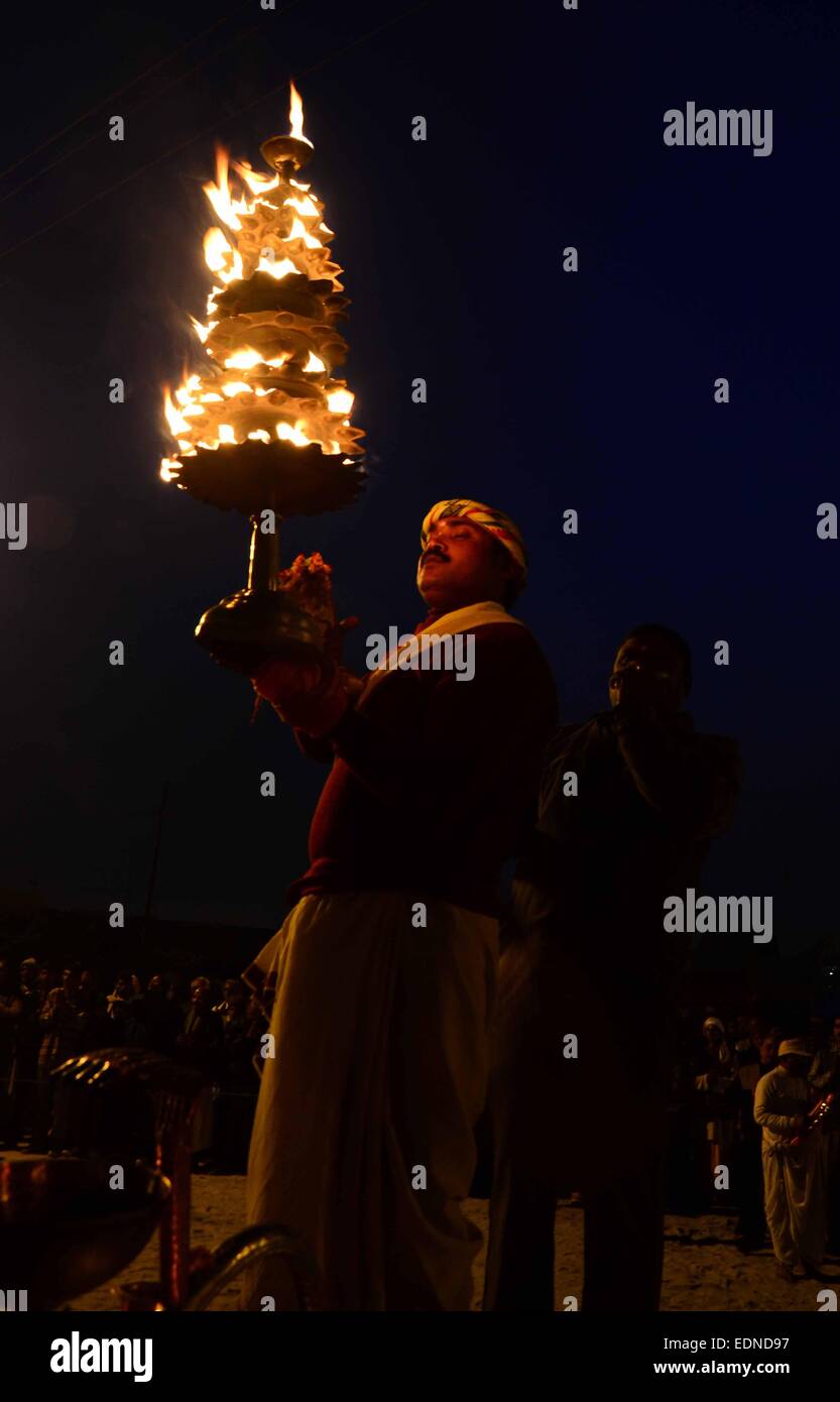 Hindu month of magh hi-res stock photography and images - Alamy