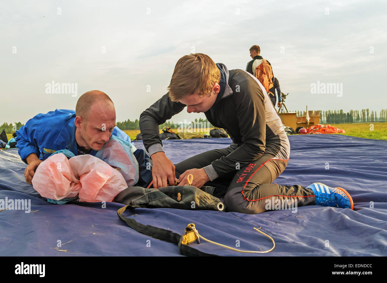 Parachutists - 2014. Packing of parachutes Stock Photo - Alamy