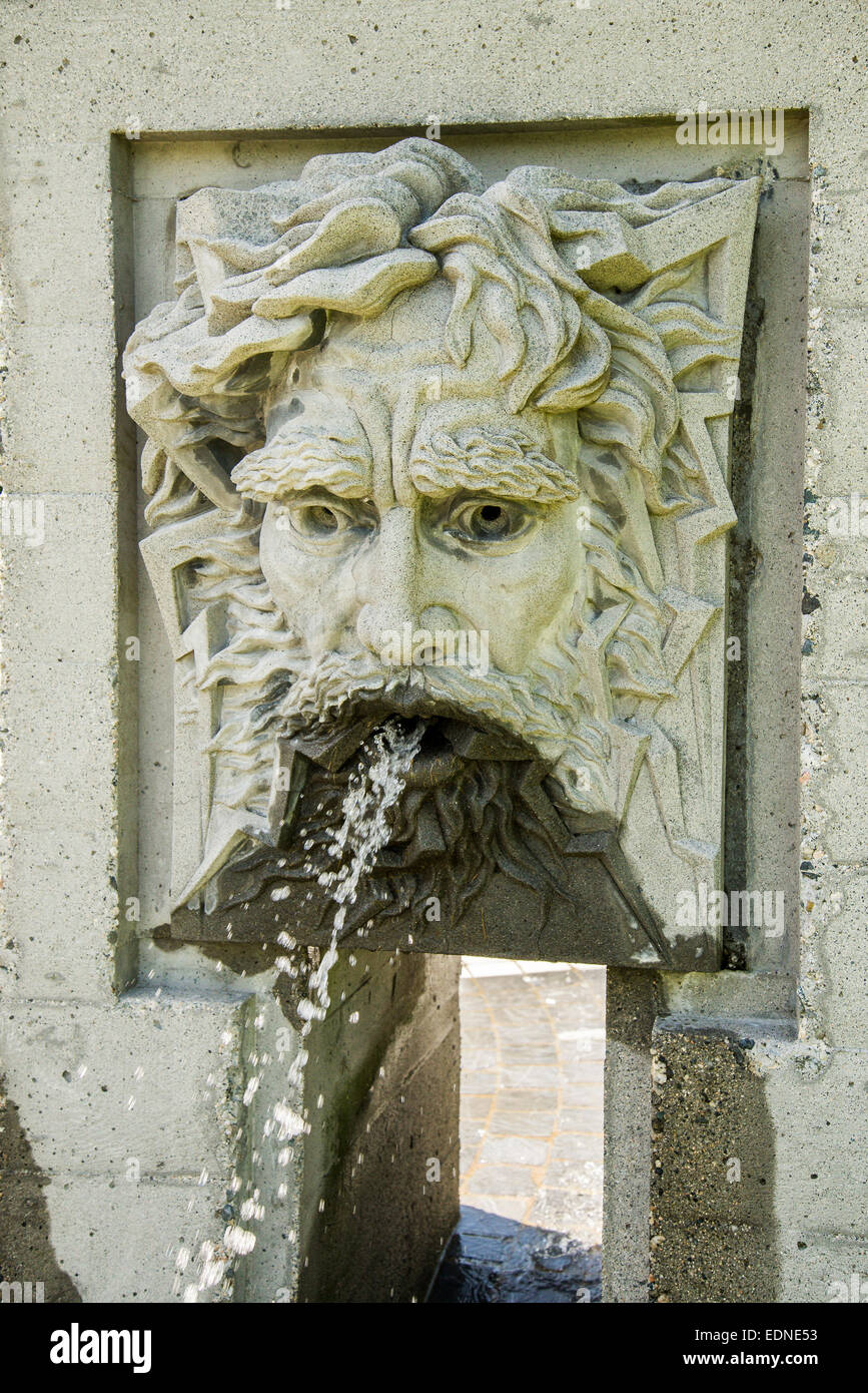 Concrete spitting water fountain hi-res stock photography and images ...