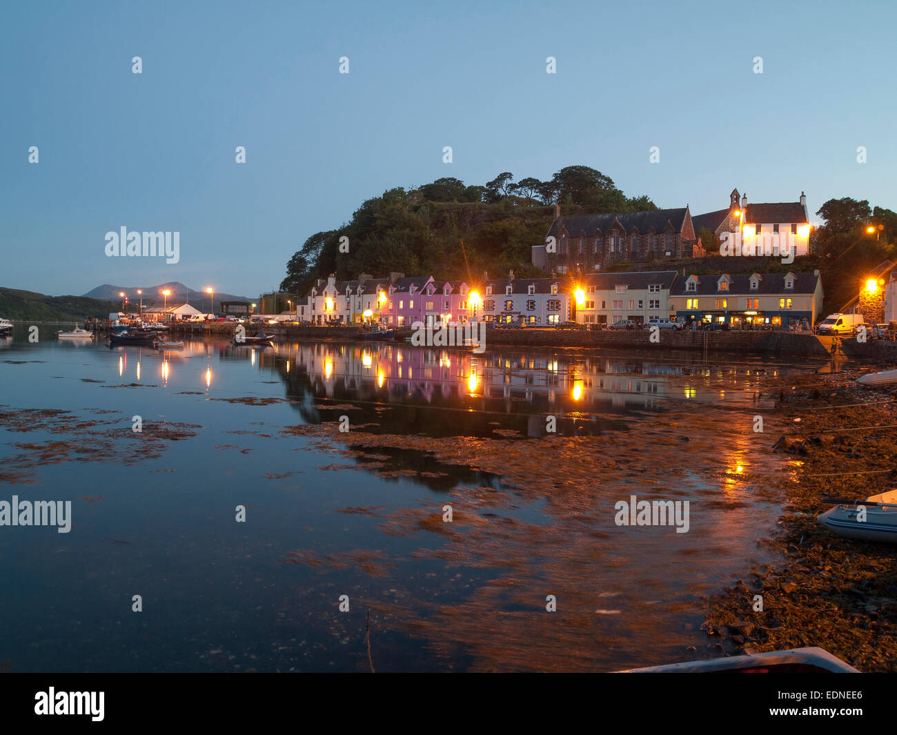 dusk at portree harbour skye Stock Photo - Alamy