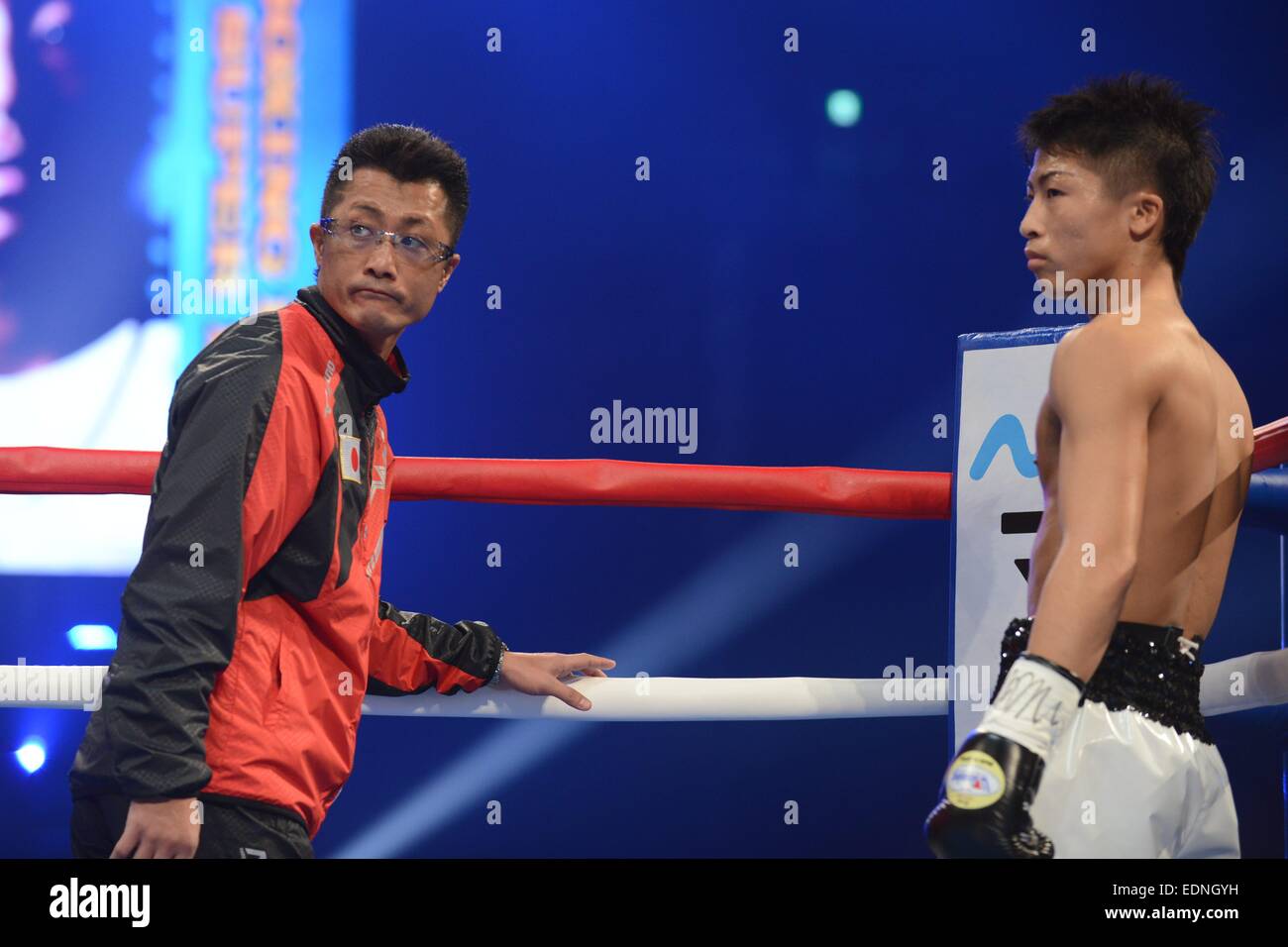 Tokyo, Japan. 30th Dec, 2014. (R-L) Naoya Inoue (JPN), Shingo Inoue ...