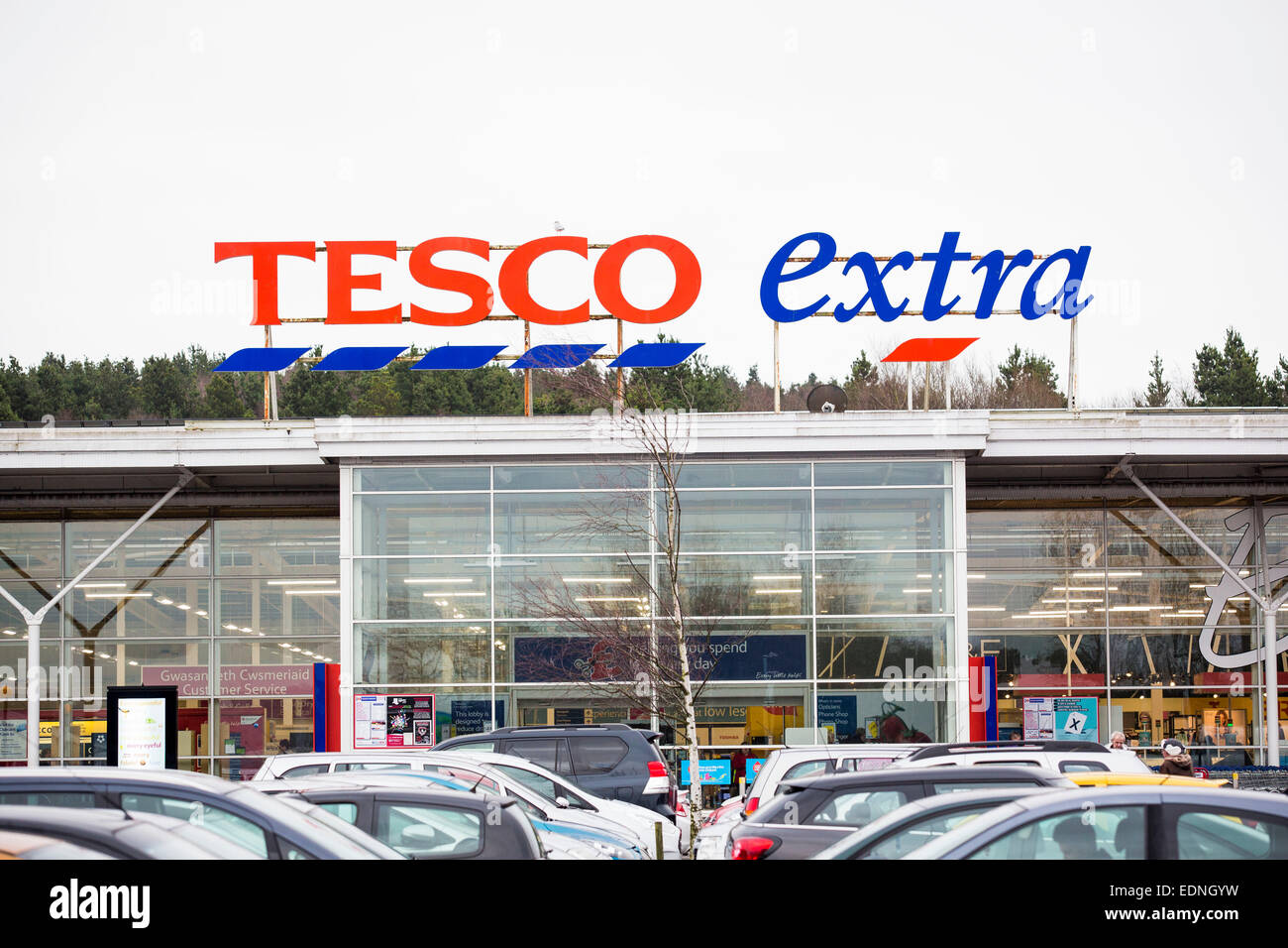 Tesco extra shop sign logo High Resolution Stock Photography and Images ...