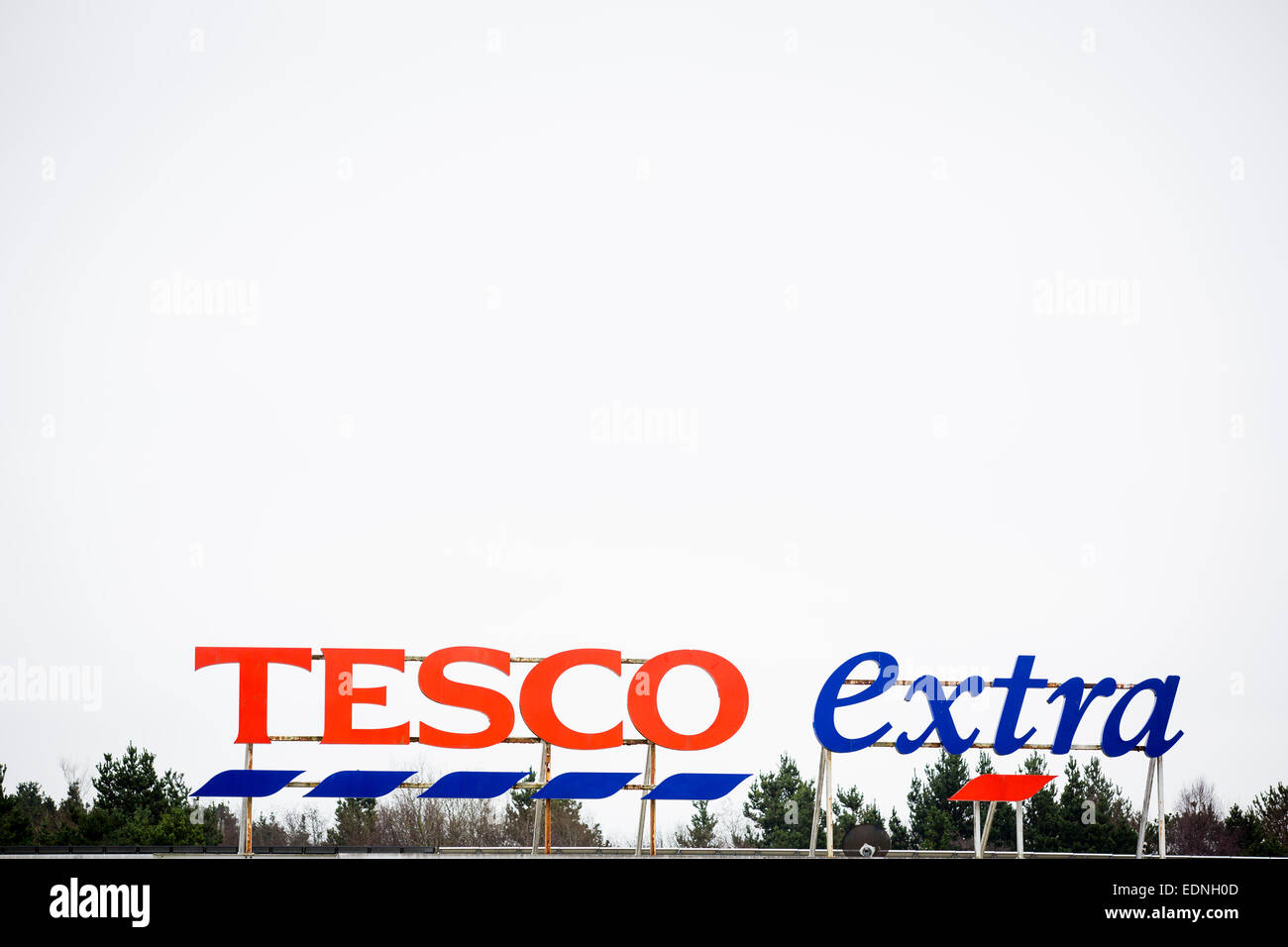 Tesco extra logo hi-res stock photography and images - Alamy