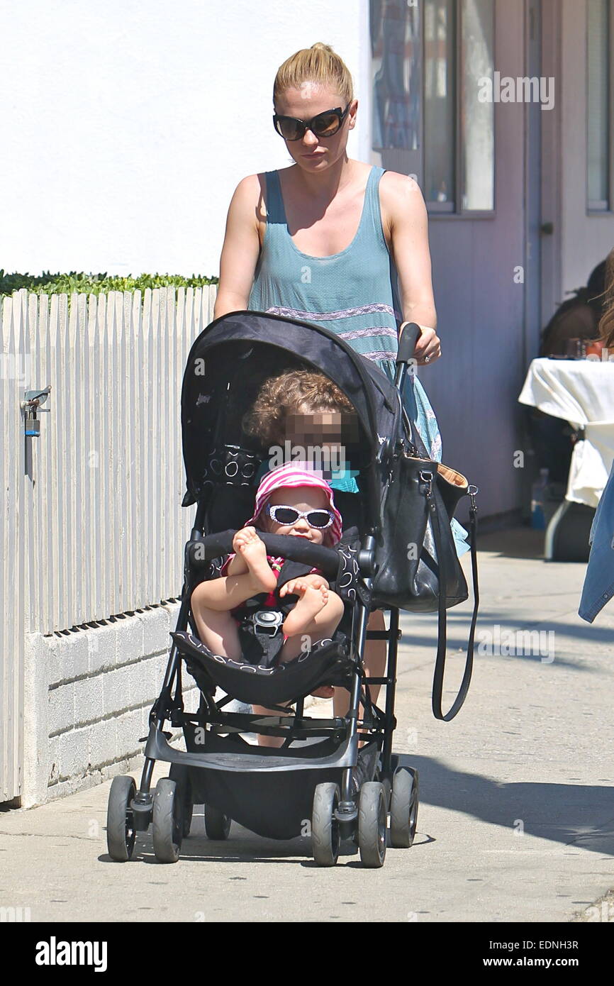 Anna Paquin strolls through Abbot Kinney with her children Featuring ...