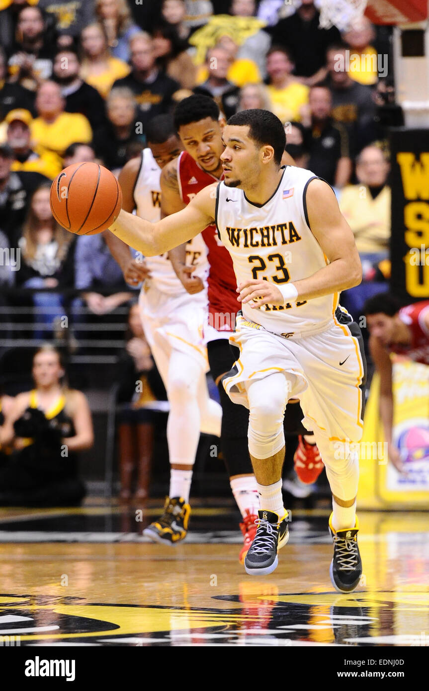 Wichita state shocker cheerleaders hi-res stock photography and images ...