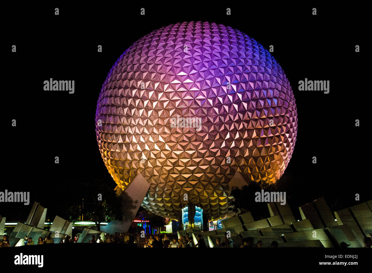 Spaceship earth theme park ride hi-res stock photography and images - Alamy