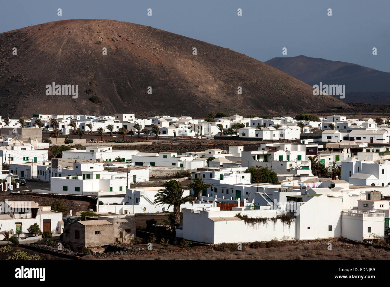 White buildings hi-res stock photography and images - Alamy