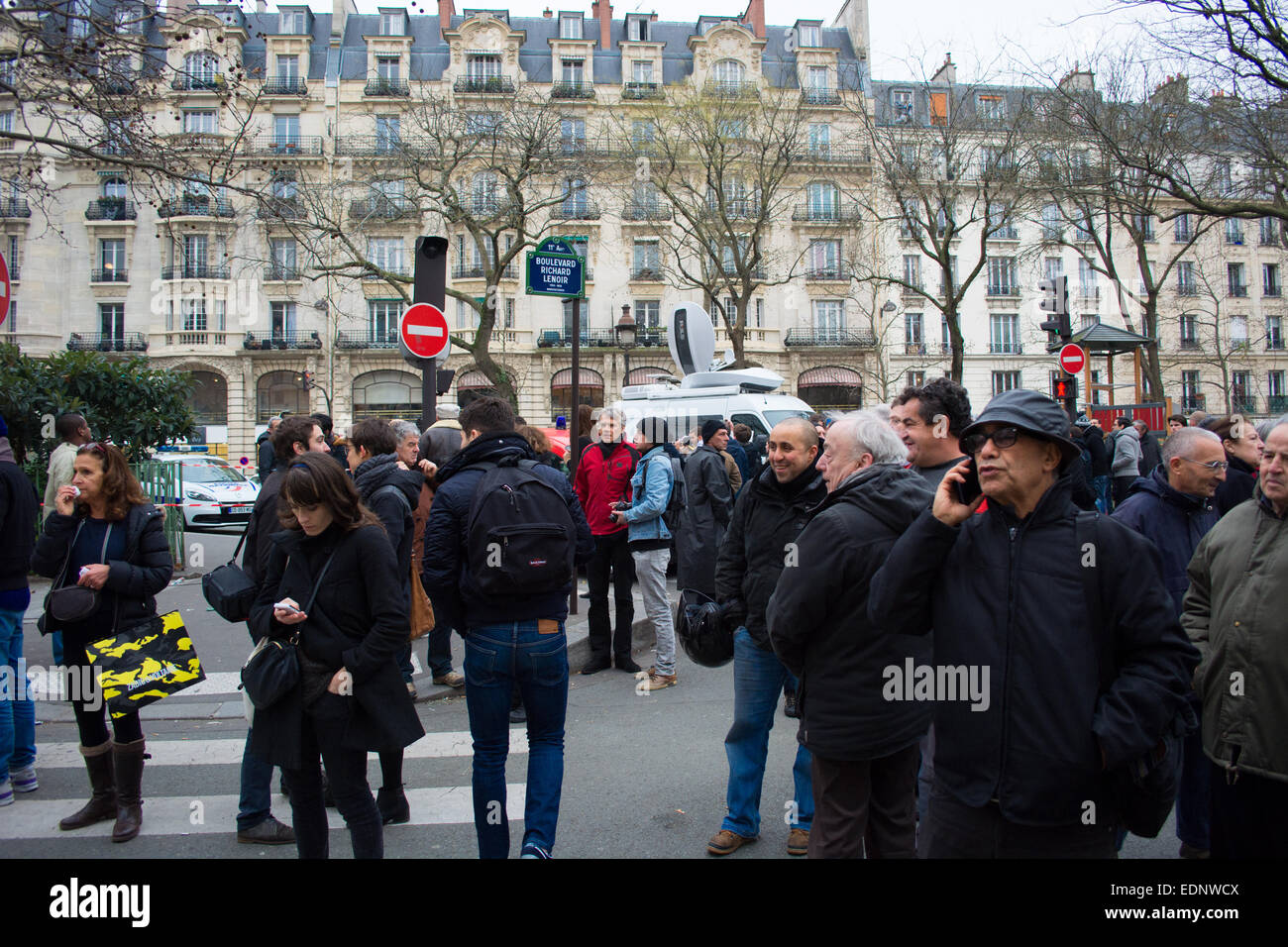 Paris, France. 07th Jan, 2015. Crowd forms as police block access to ...