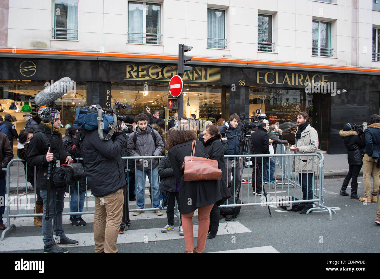 Paris, France. 07th Jan, 2015. Crowd forms as police block access to ...