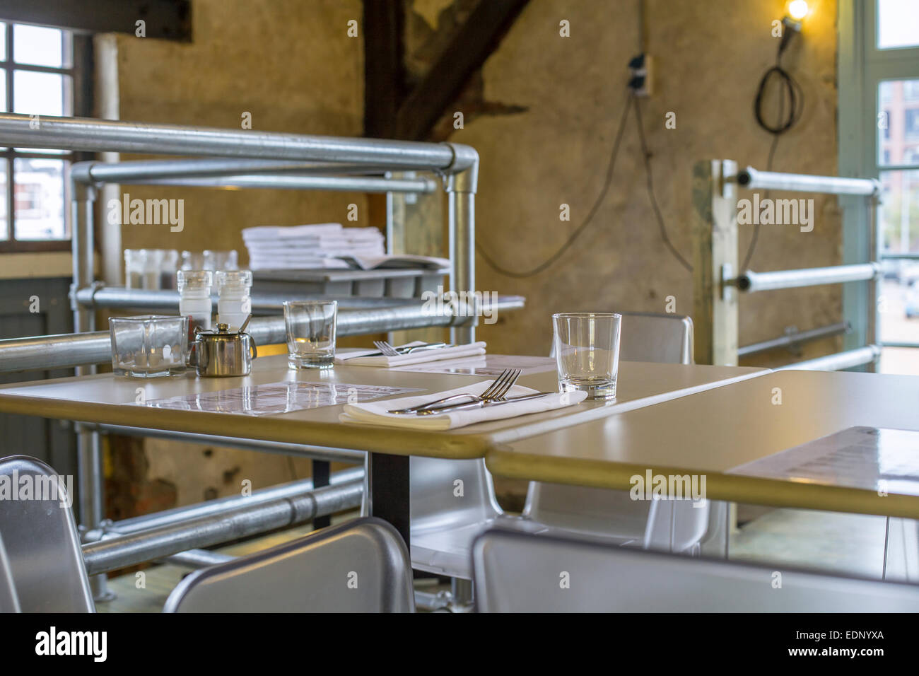 Empty glasses table drinks water hi-res stock photography and images ...