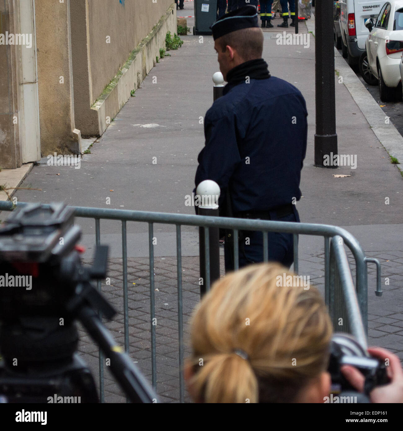 Paris, France. 07th Jan, 2015. Crowd forms as police block access to ...