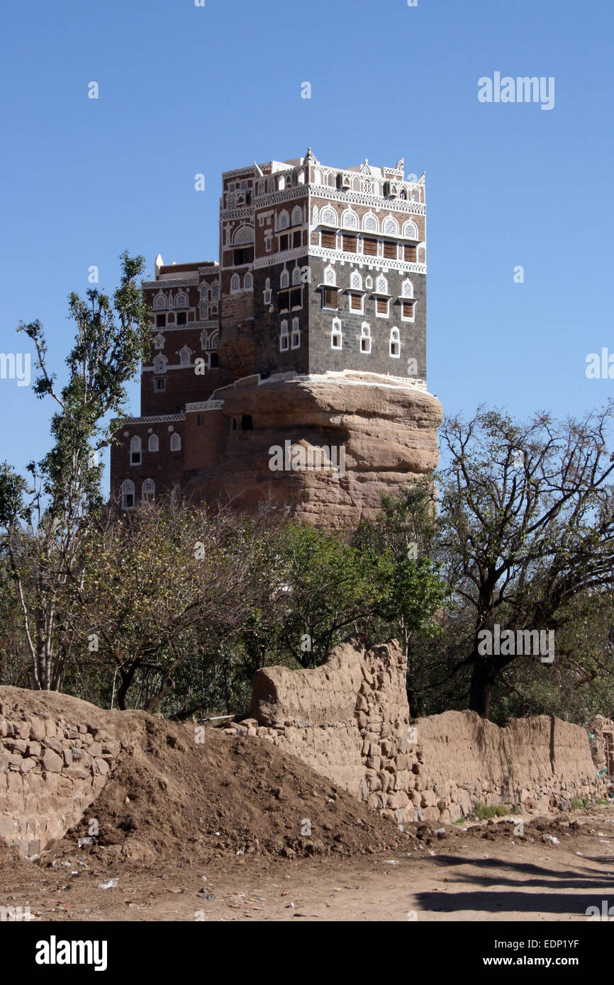 The Imam's palace at Wadi Dhar, Yemen Stock Photo - Alamy