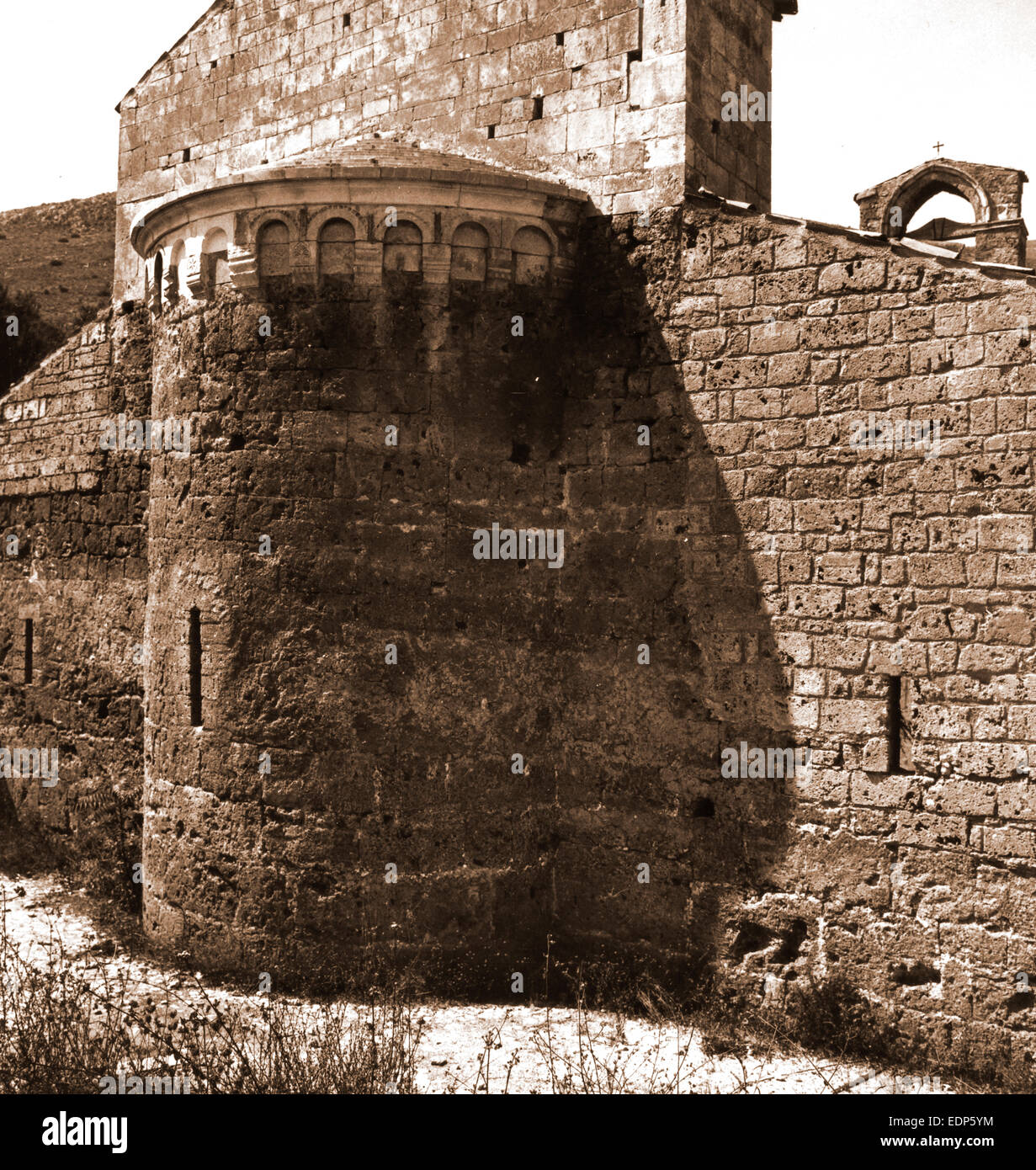 Bussi sul tirino s maria di cartignano hi-res stock photography and ...